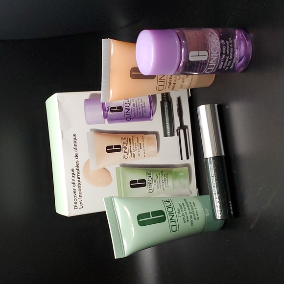 Clinique | Makeup | New In Box Clinique 4pc Discovery Kit Skincare And ...